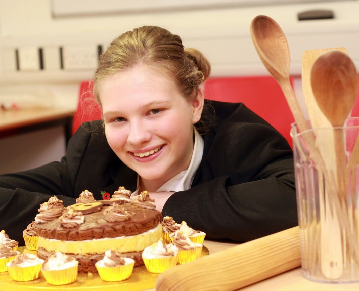 Young bakers’ cakes are fit for a Queen - Reaseheath College