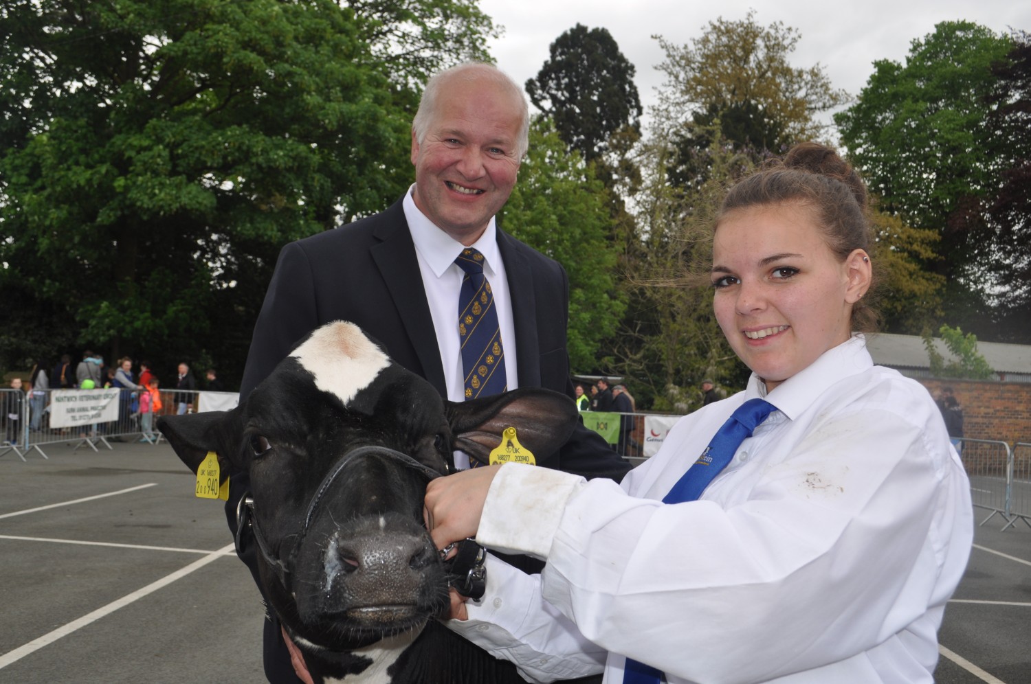Sarah Howie, L3 Ext Dip agric, winner showmanship class with Ray Brown judge - Reaseheath College