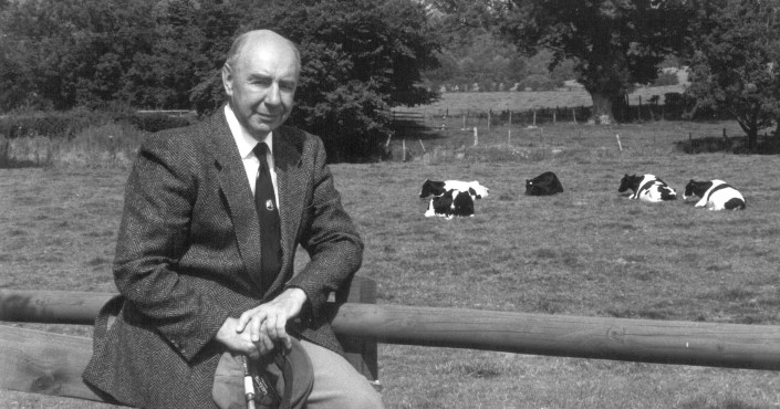 picture 6 Brian Pringle with cows CROP - Reaseheath College