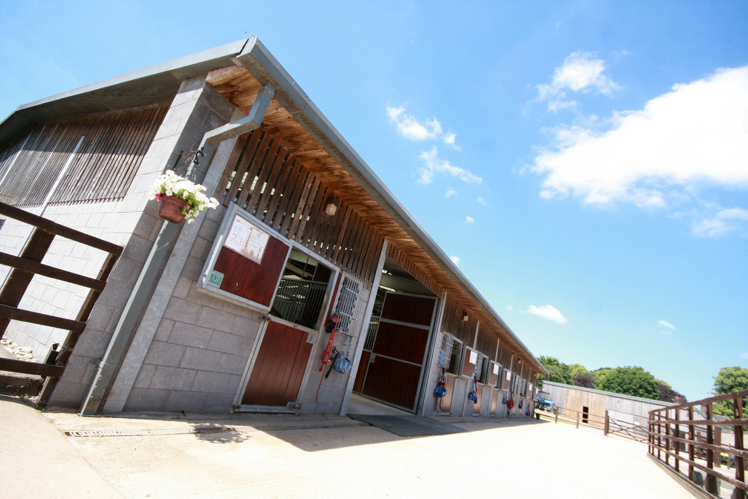Equine livery - Blue Yard - Reaseheath College