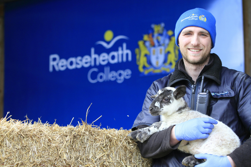 Families expected to flock to Reaseheath’s lambing weekends - Reaseheath College