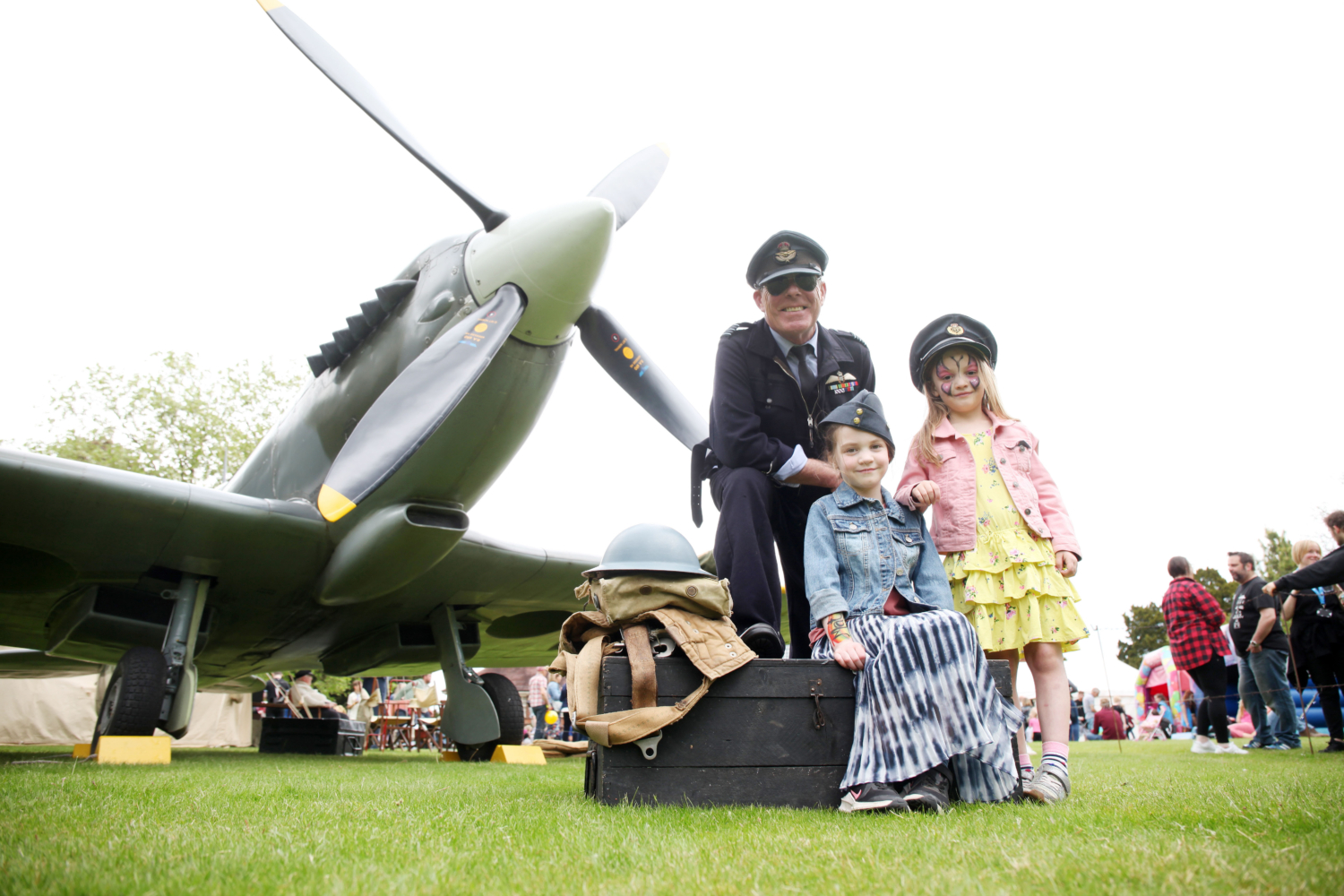 Matilda and Phoebe with RAF Wing Commander Steve Heappey - Reaseheath ...