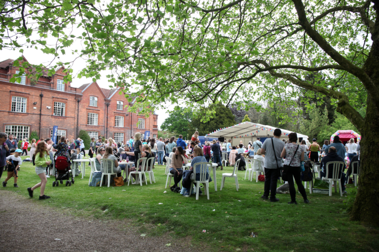 Packed main lawn - Reaseheath College