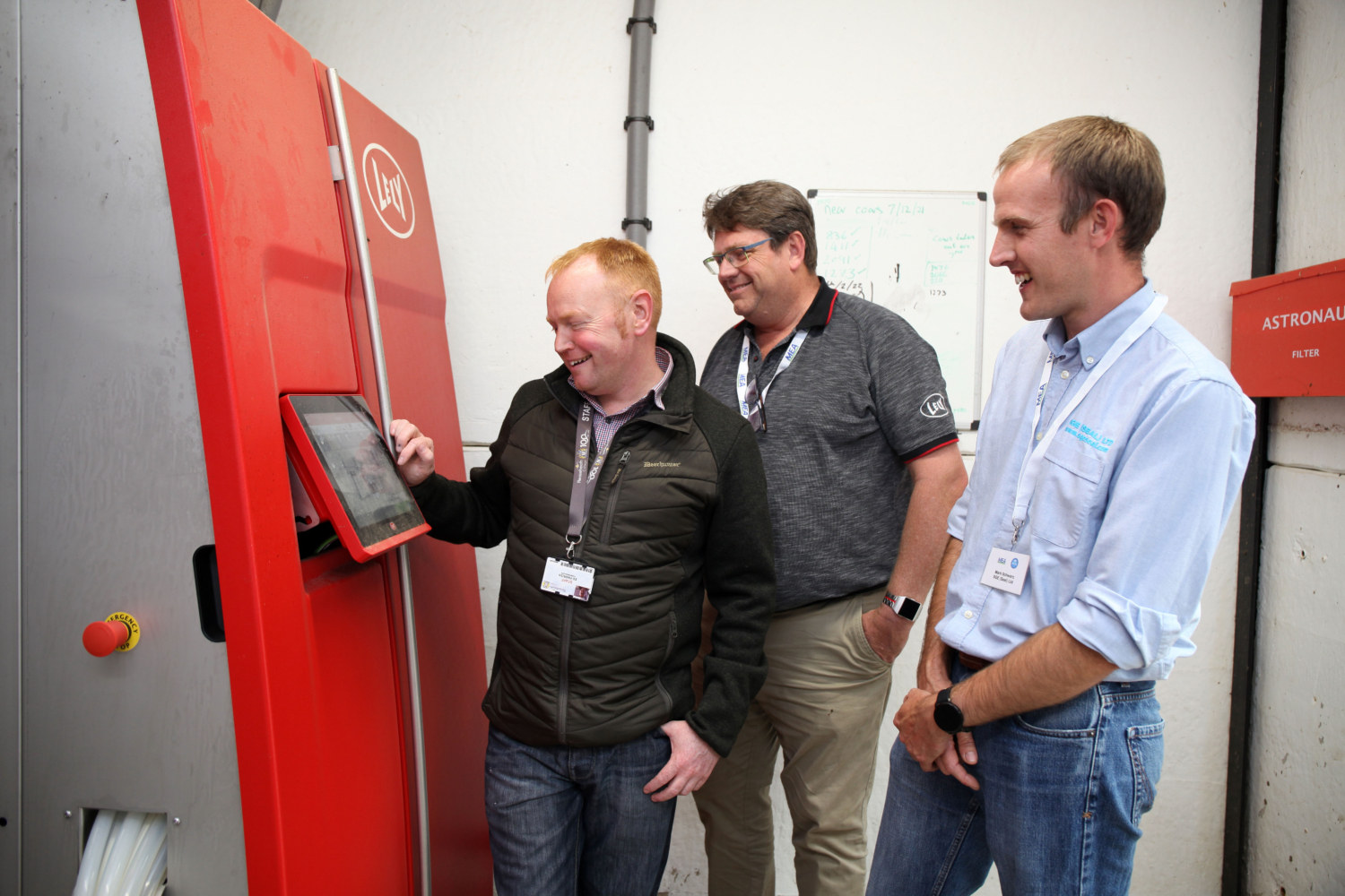 MEA delegates with farm manager Ed Parrish in robotic milking parlour ...