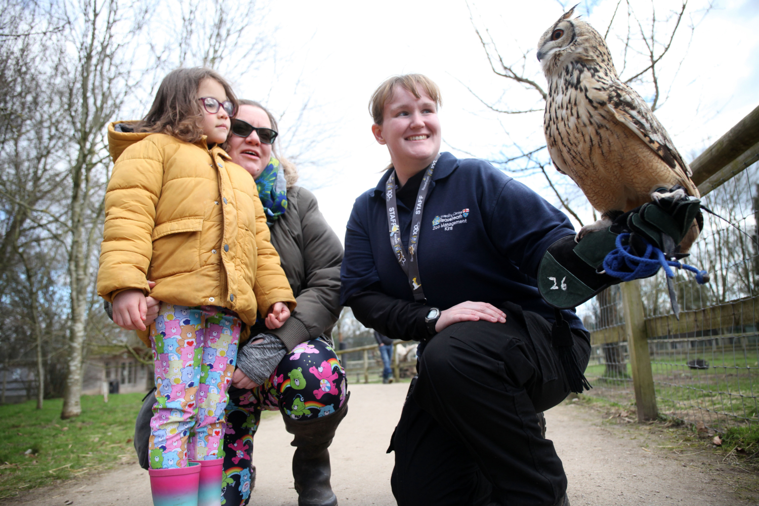 Coco-Mae (5), Fiona Campbell (aunt), Kira Grimshaw, Ravi (bengal eagle owl) - Reaseheath College